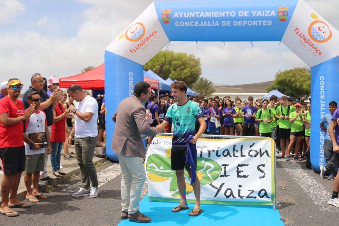 Canarias encumbra la historia y valores del Triatlón del IES Yaiza ...